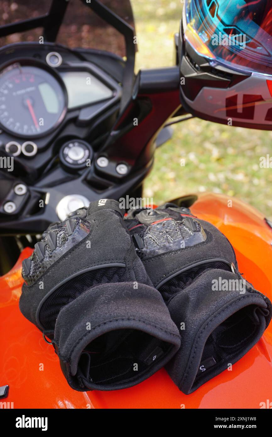 Black gas tank vehicle icon hi-res stock photography and images - Alamy