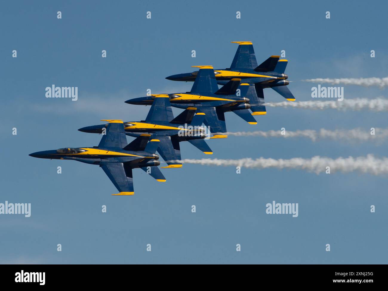 Tight forma hi-res stock photography and images - Alamy