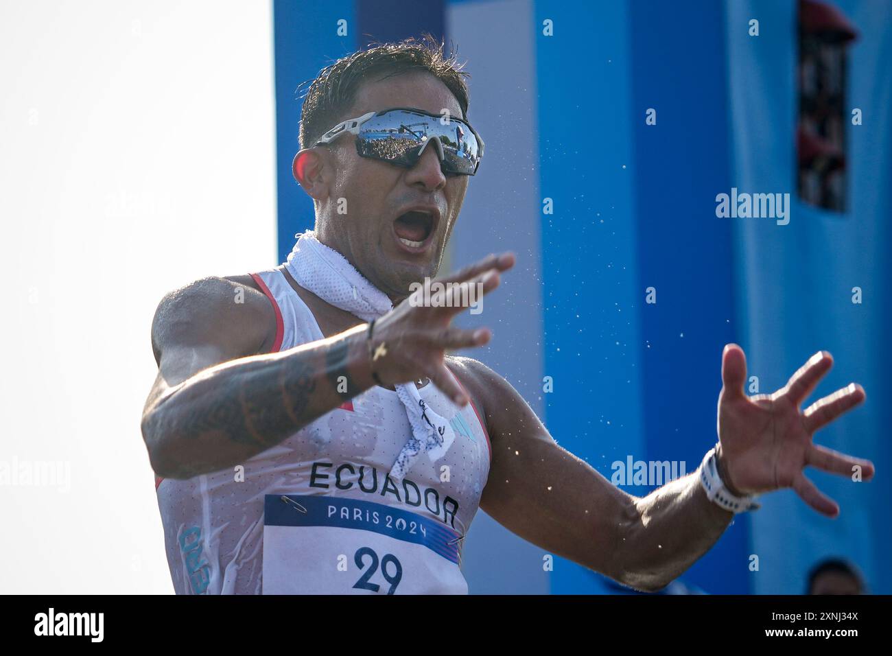 Brian Daniel Pintado, of Ecuador, celebrates after winning the gold ...