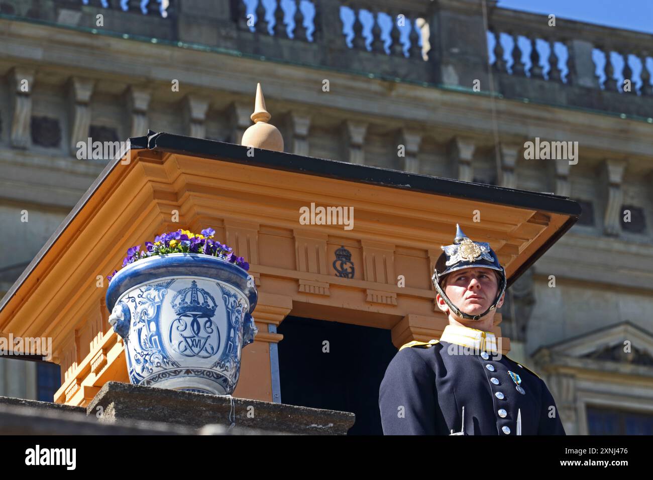 Sentry guarding Royal Palace, Stockholm Stock Photo - Alamy