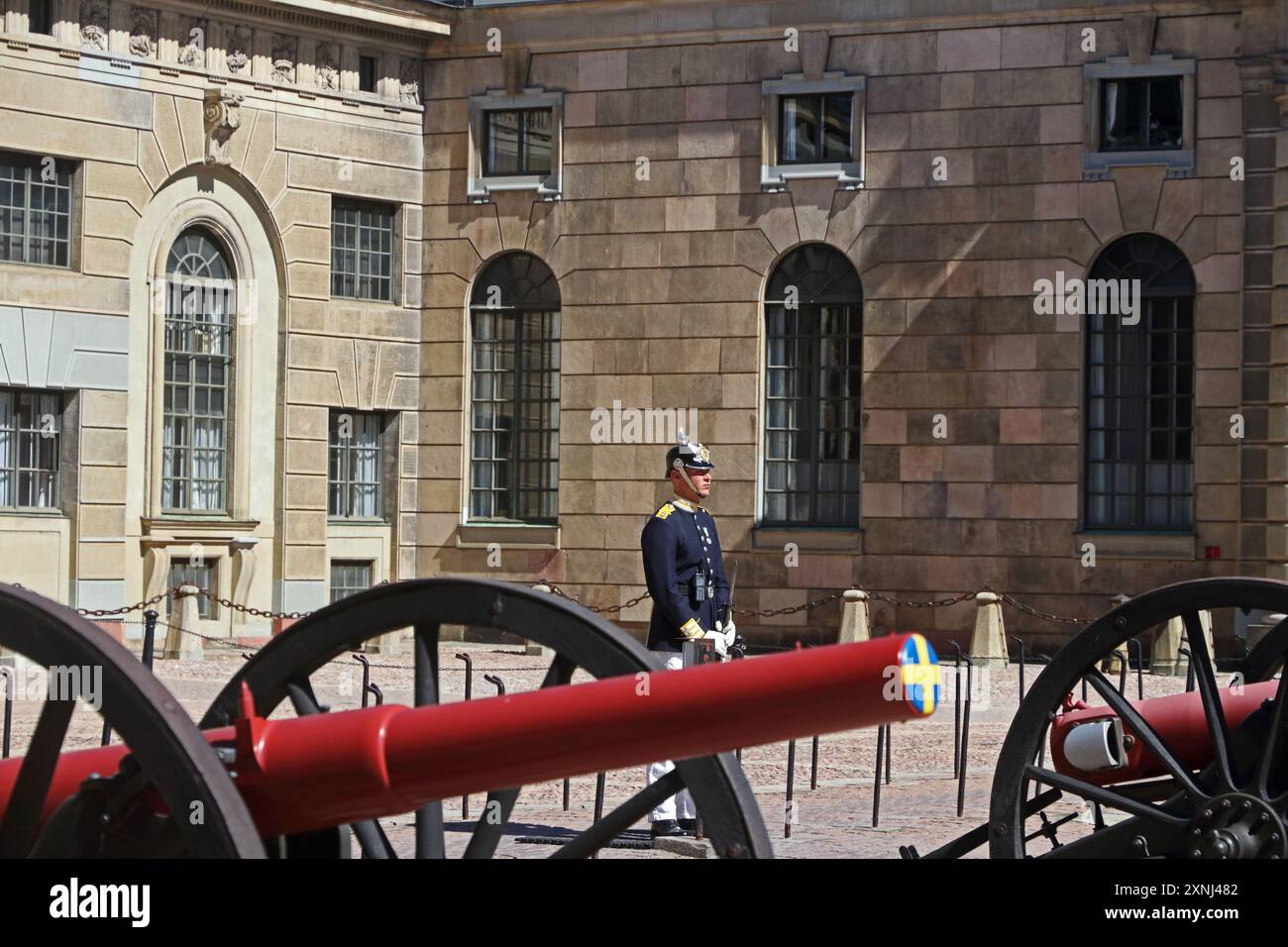 Royal guarding hi-res stock photography and images - Alamy