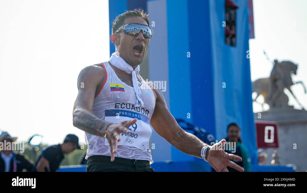 Brian Daniel Pintado, of Ecuador, celebrates after winning the gold ...