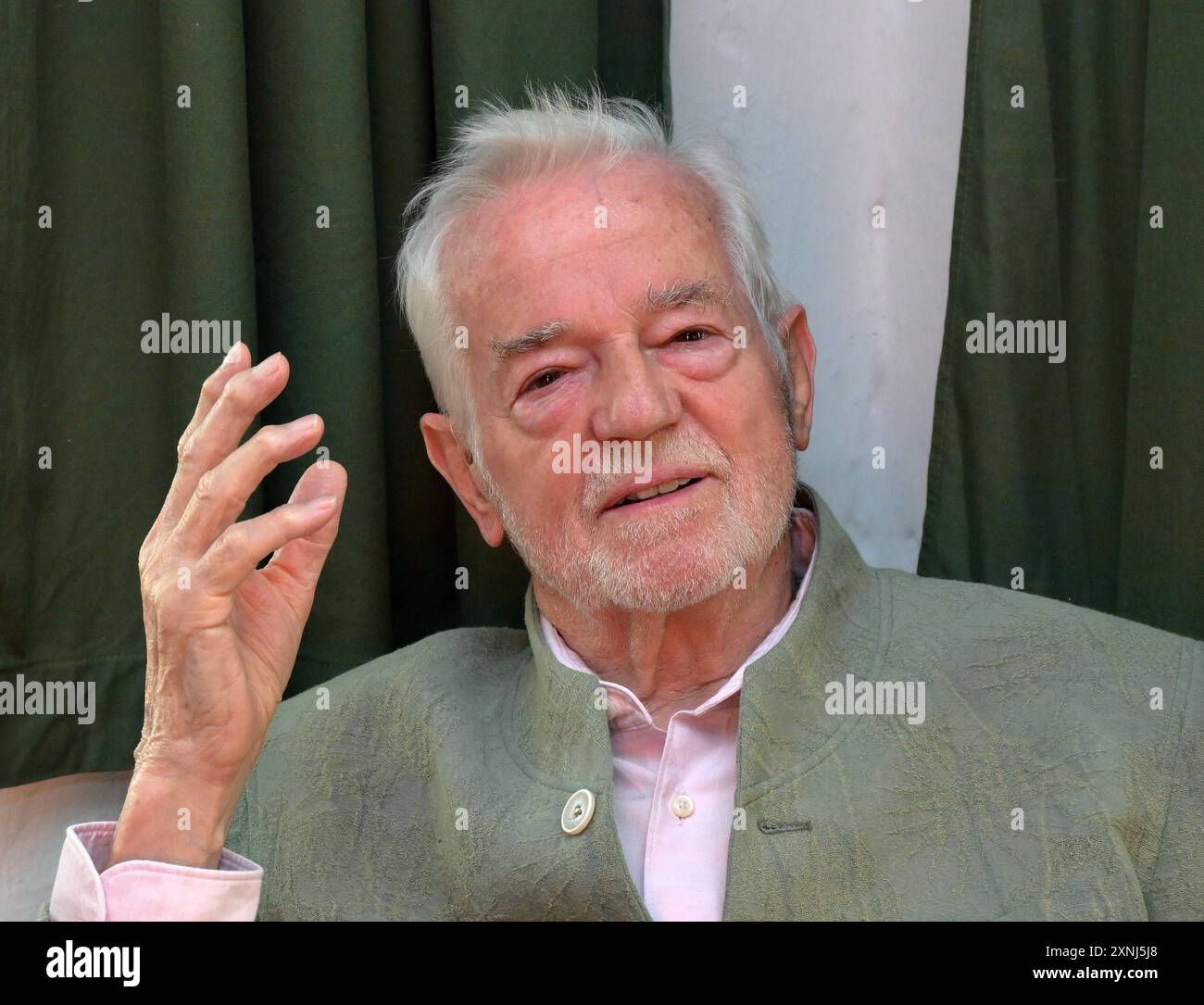 Lesung des Werkes JA von Thomas Bernhard, durch den Burgschauspieler ...