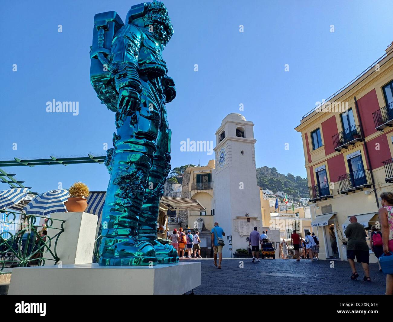 Art: Spaceman Shiny by Filippo Tincolini in the square of Capri island ...