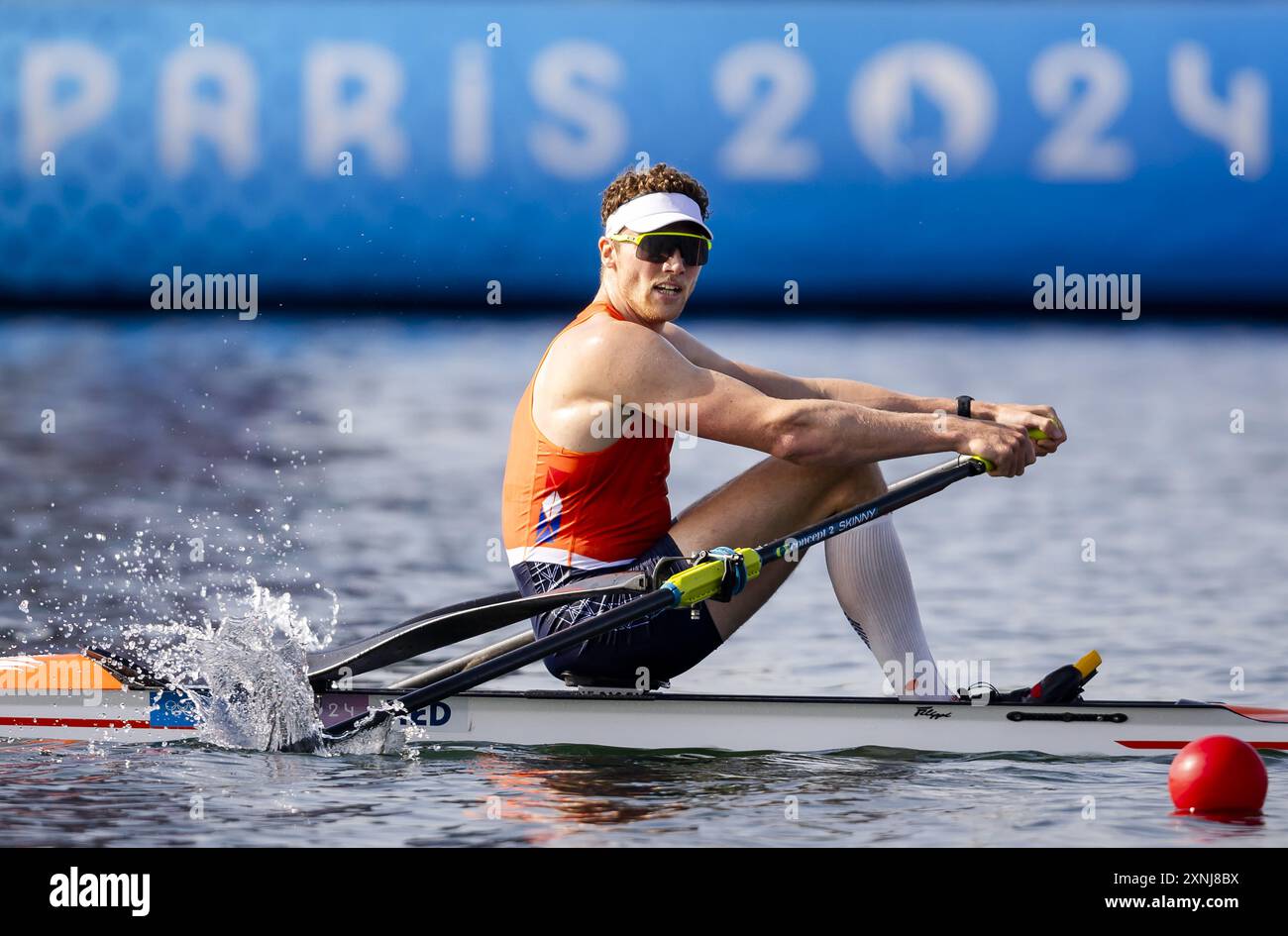 PARIS - Simon van Dorp in action during the semi-final single sculls at ...
