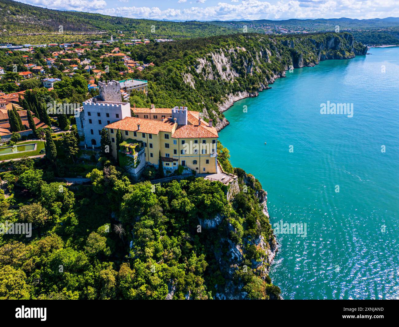 Between Duino Castle and Sistiana Bay. A wonder of the upper Adriatic coast Stock Photo - Alamy