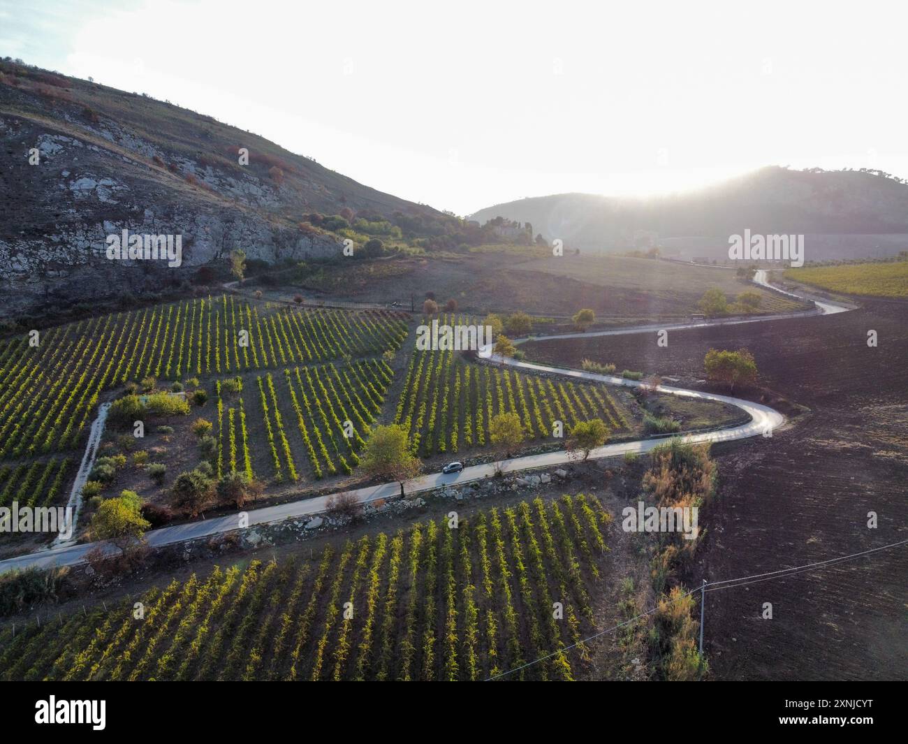 Panorama hills agricultural land hi-res stock photography and images ...