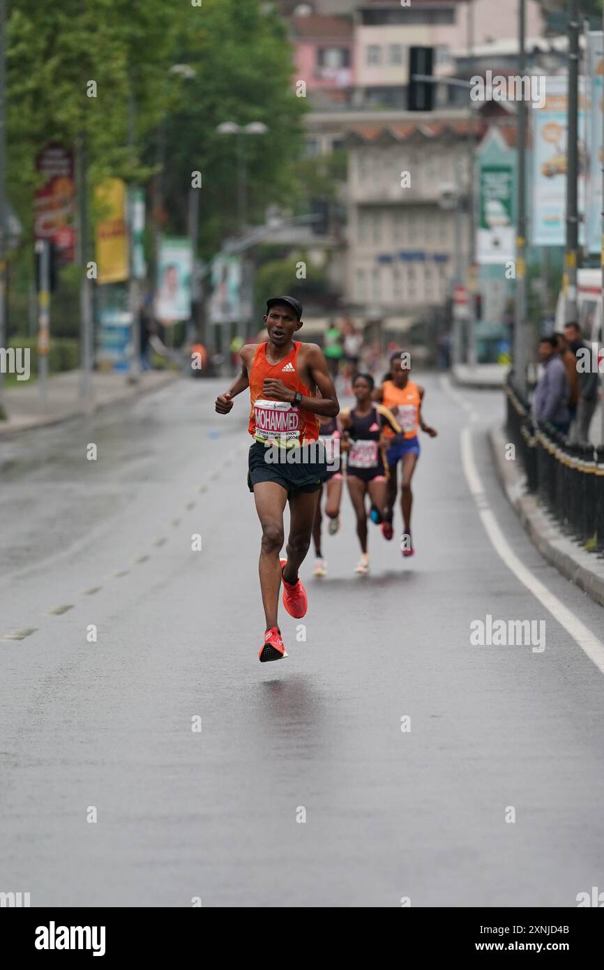 ISTANBUL, TURKIYE - APRIL 28, 2024: Athletes running Istanbul half ...