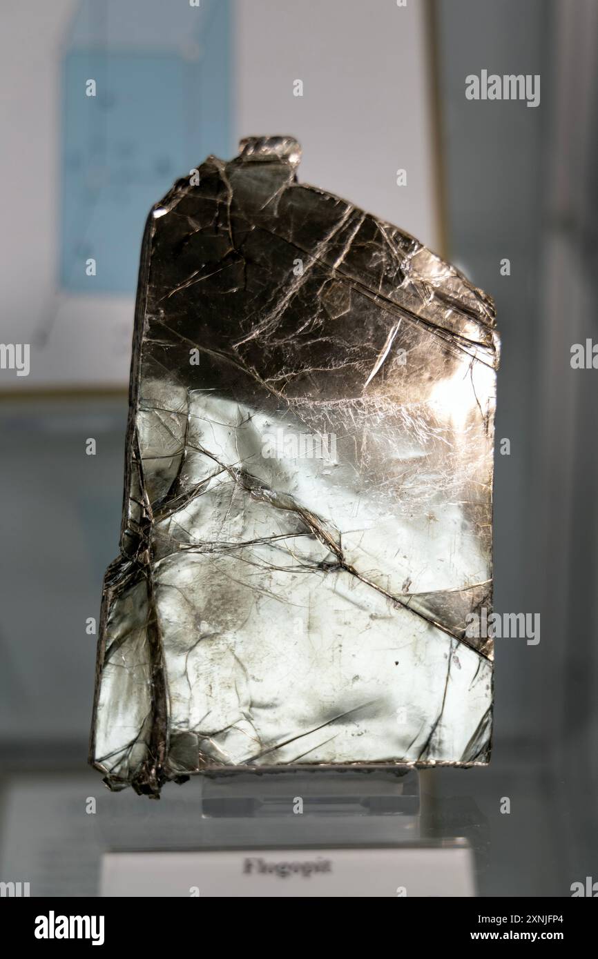 Phlogopite hi-res stock photography and images - Alamy