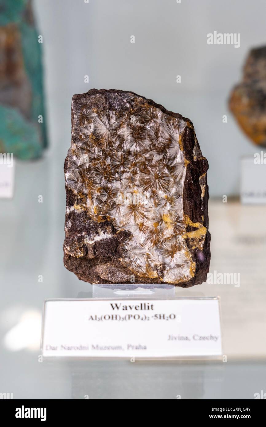 Wavellite crystal hi-res stock photography and images - Alamy