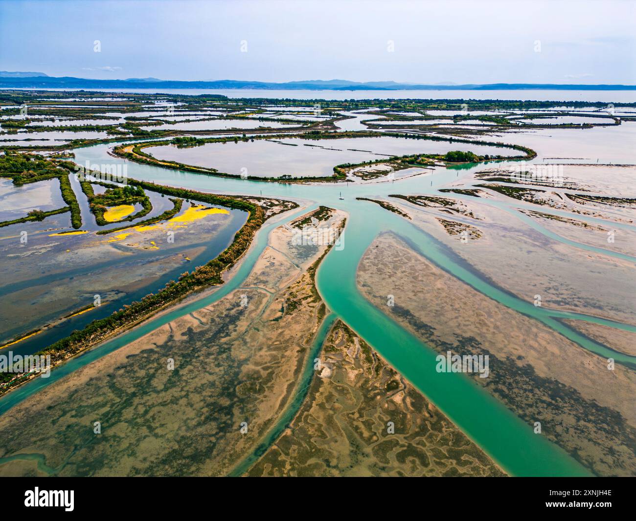The magic of the Grado lagoon. Among the islands the ancient landing ...