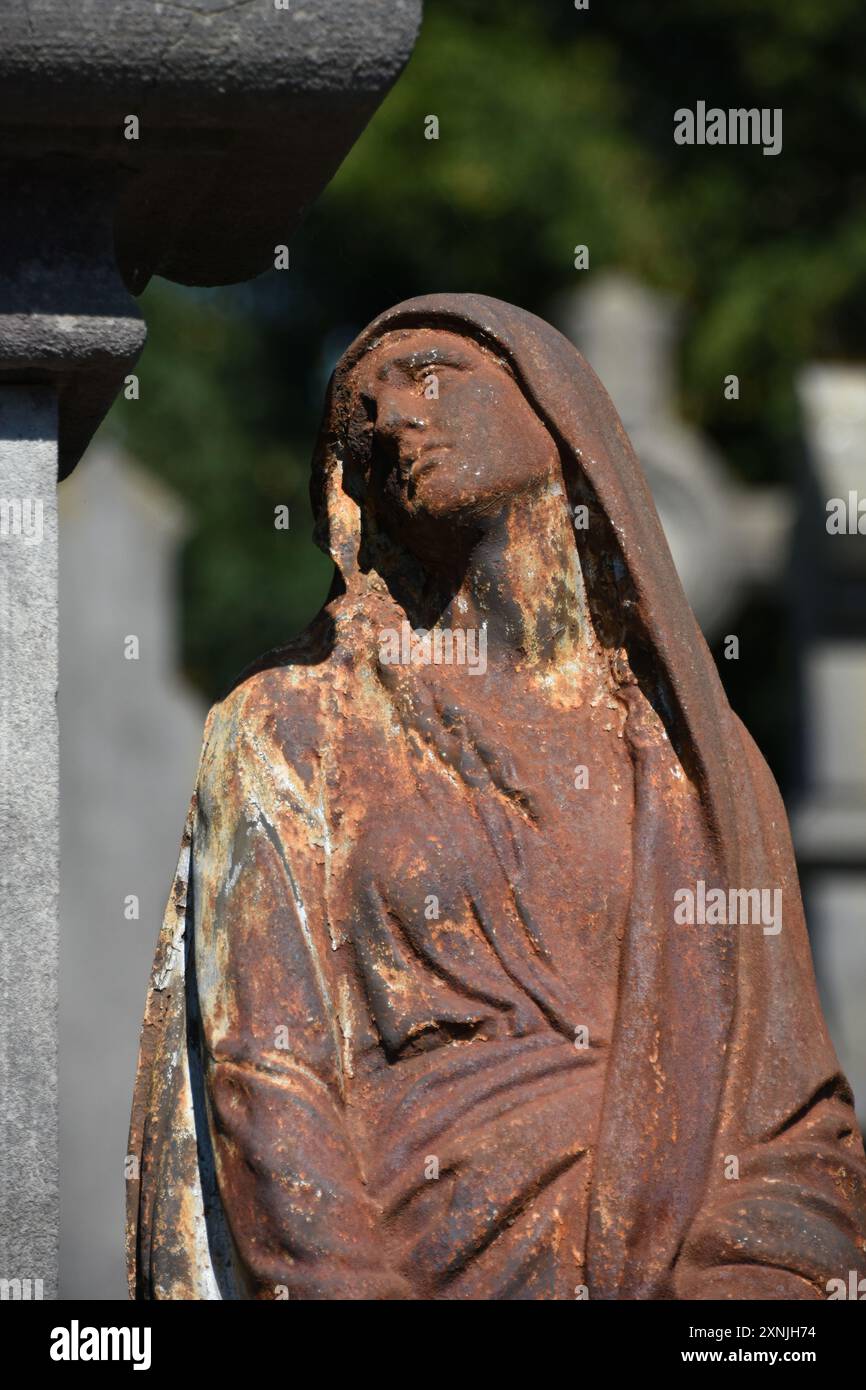 Sculpture de la vierge marie hi-res stock photography and images - Alamy