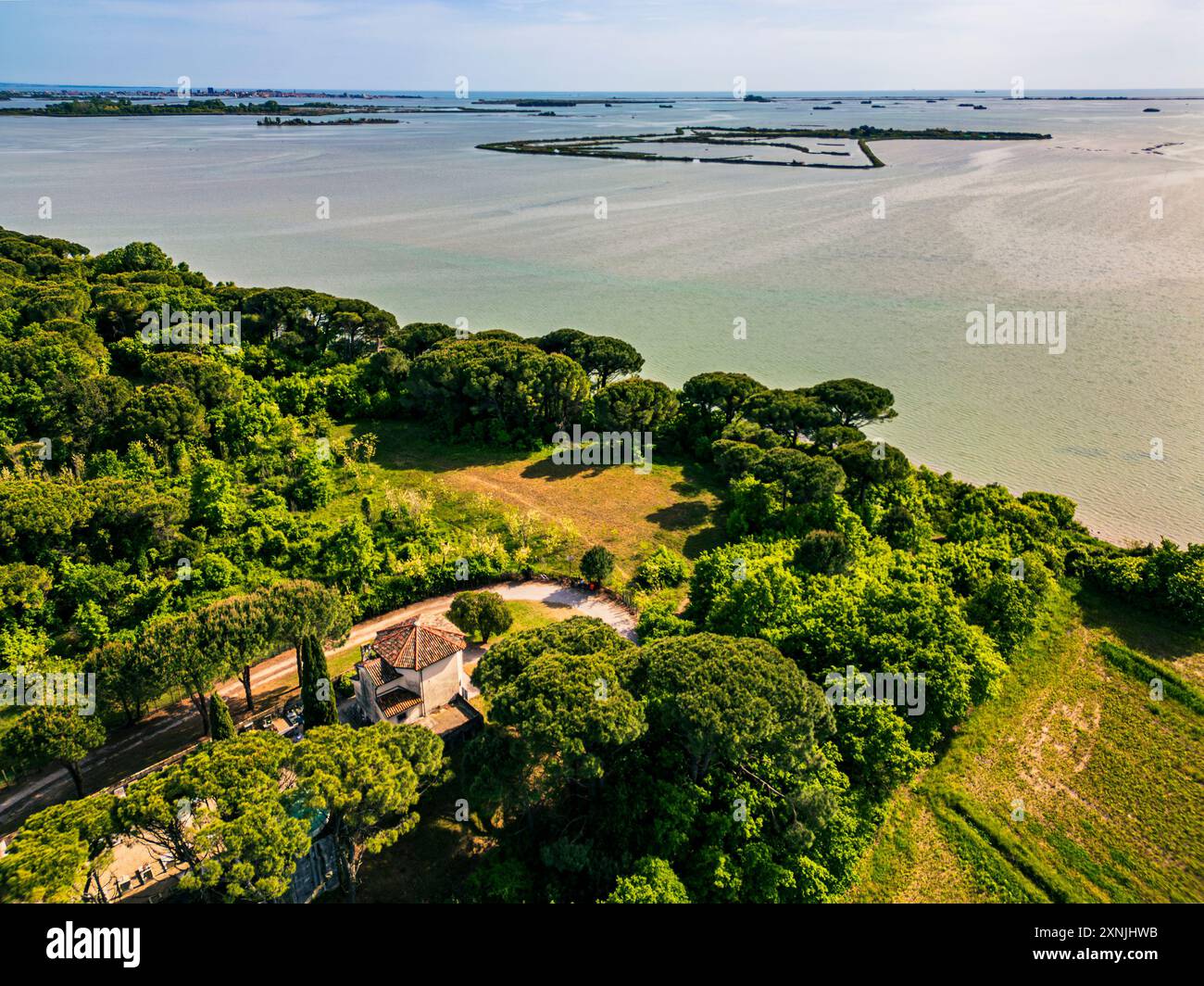 The magic of the Grado lagoon. Among the islands the ancient landing ...