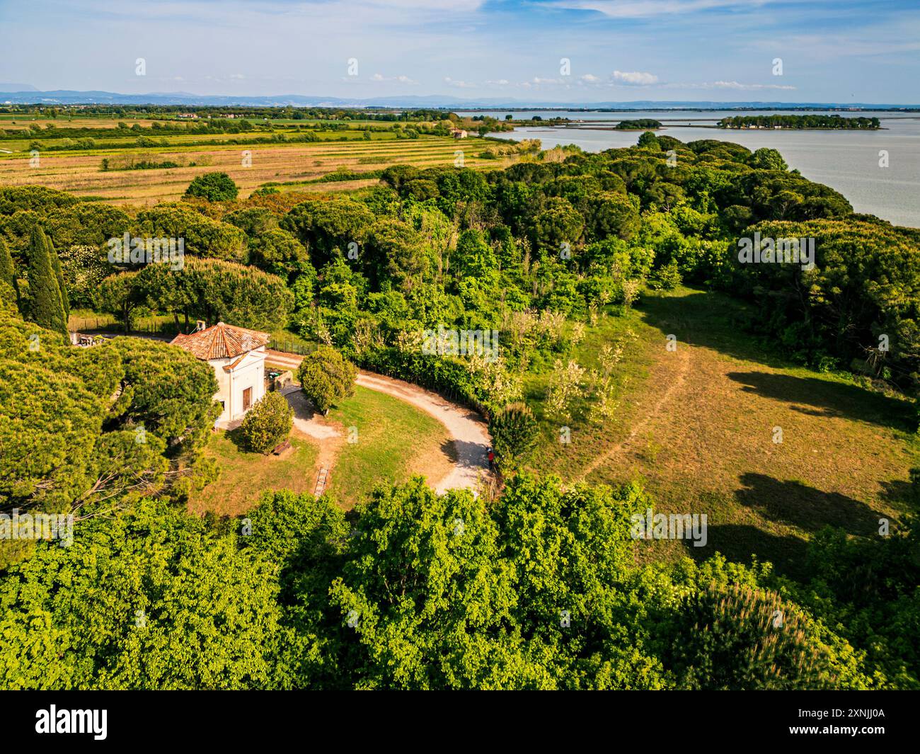 The magic of the Grado lagoon. Among the islands the ancient landing ...