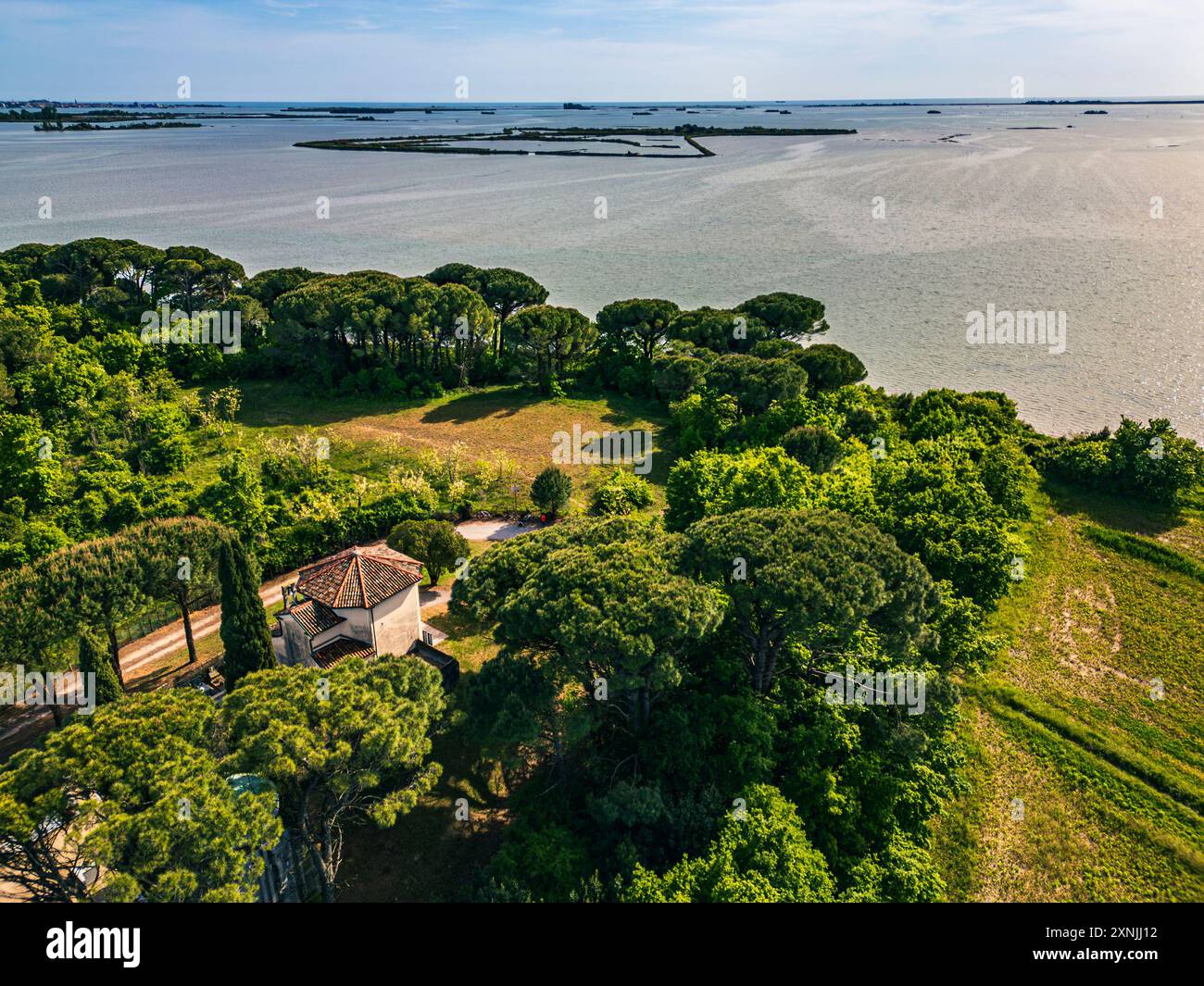 The magic of the Grado lagoon. Among the islands the ancient landing ...