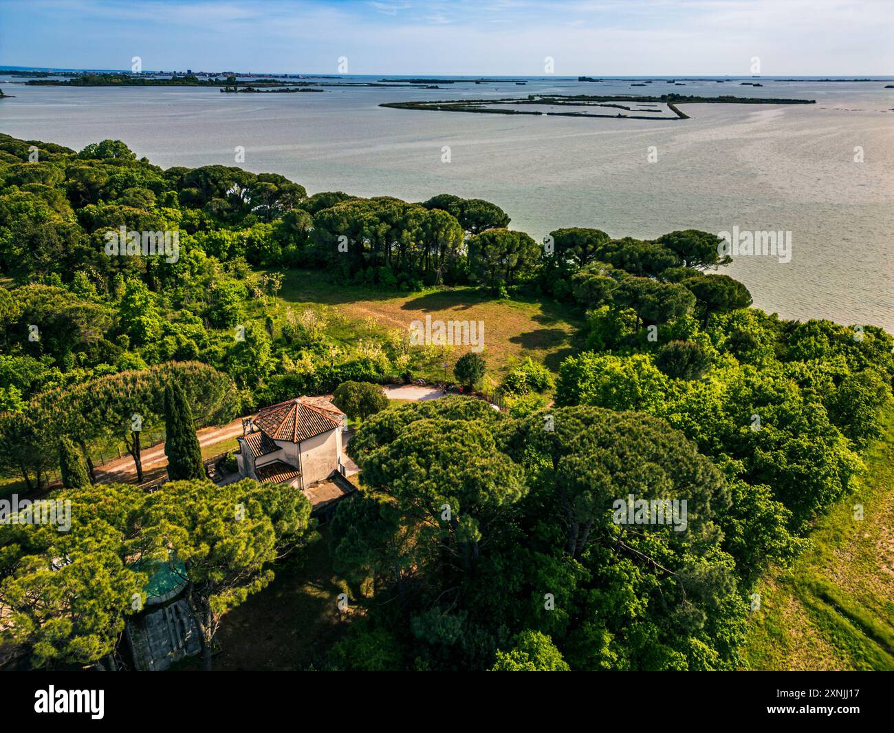 The magic of the Grado lagoon. Among the islands the ancient landing ...