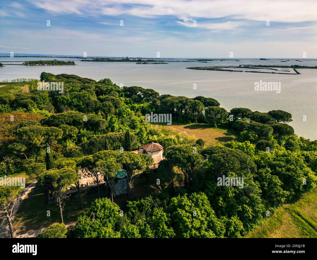 The magic of the Grado lagoon. Among the islands the ancient landing ...