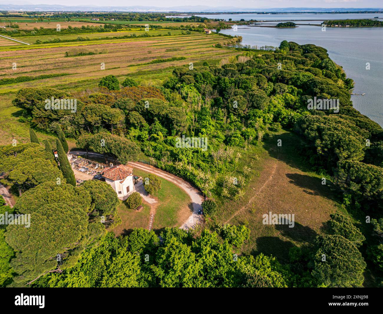 The magic of the Grado lagoon. Among the islands the ancient landing ...