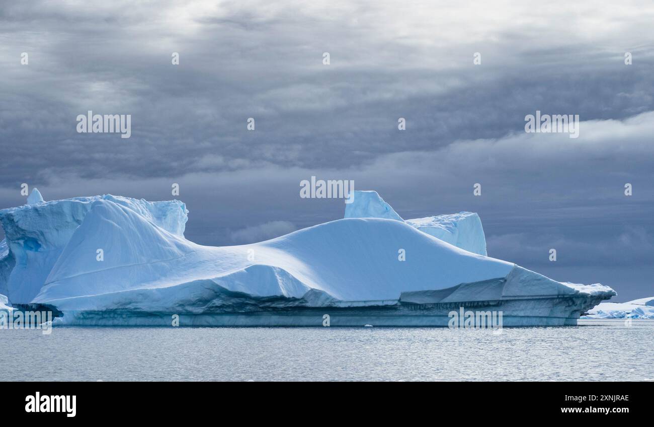 Dome iceberg hi-res stock photography and images - Alamy