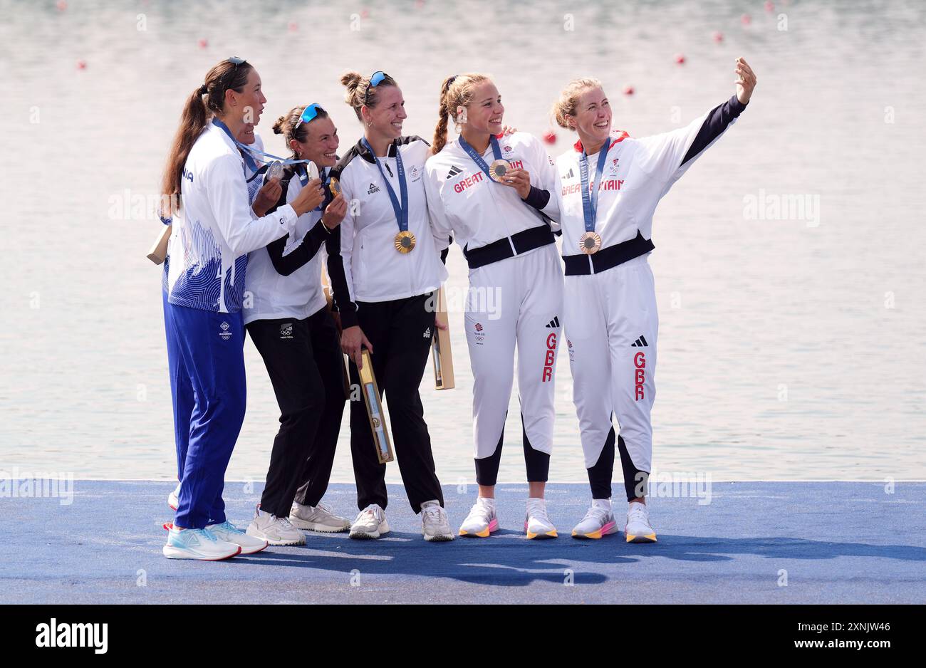 New Zealand's Brooke Francis and Lucy Spoors (gold), Great Britain's ...