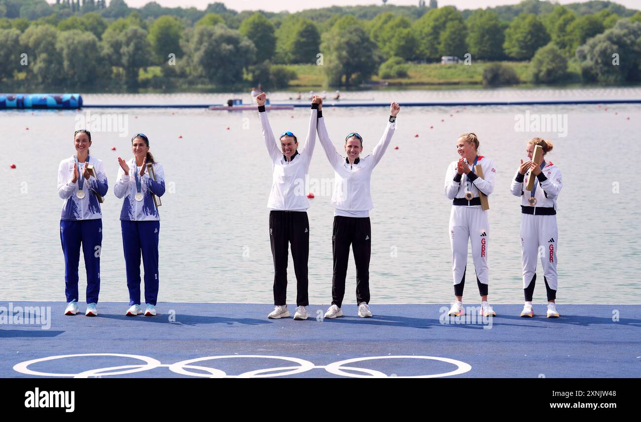 New Zealand's Brooke Francis and Lucy Spoors (gold), Great Britain's ...