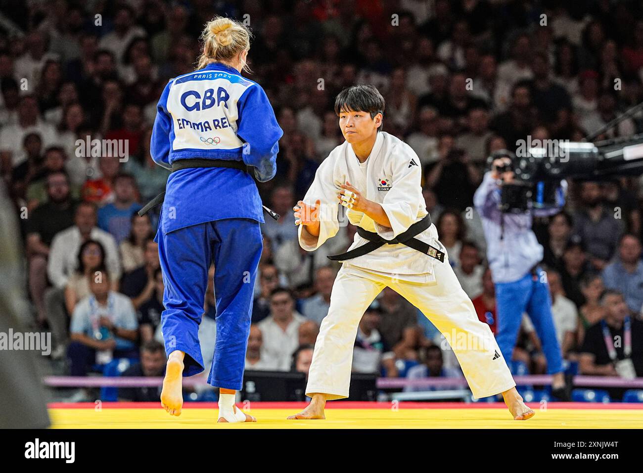 PARIS, FRANCE - AUGUST 1: Hyunji Yoon of South Korea, Emma Reid of ...