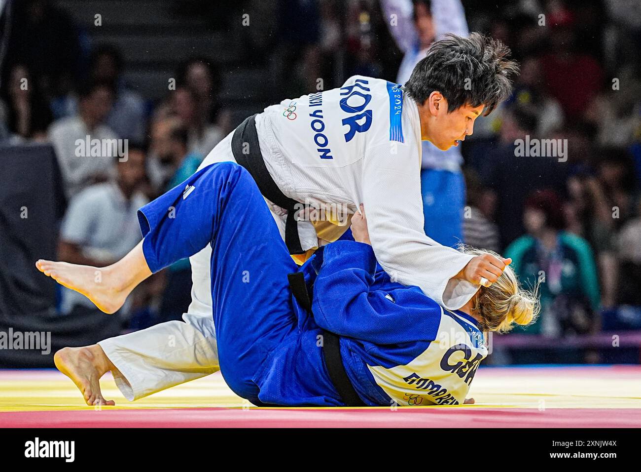 PARIS, FRANCE - AUGUST 1: Hyunji Yoon of South Korea, Emma Reid of ...