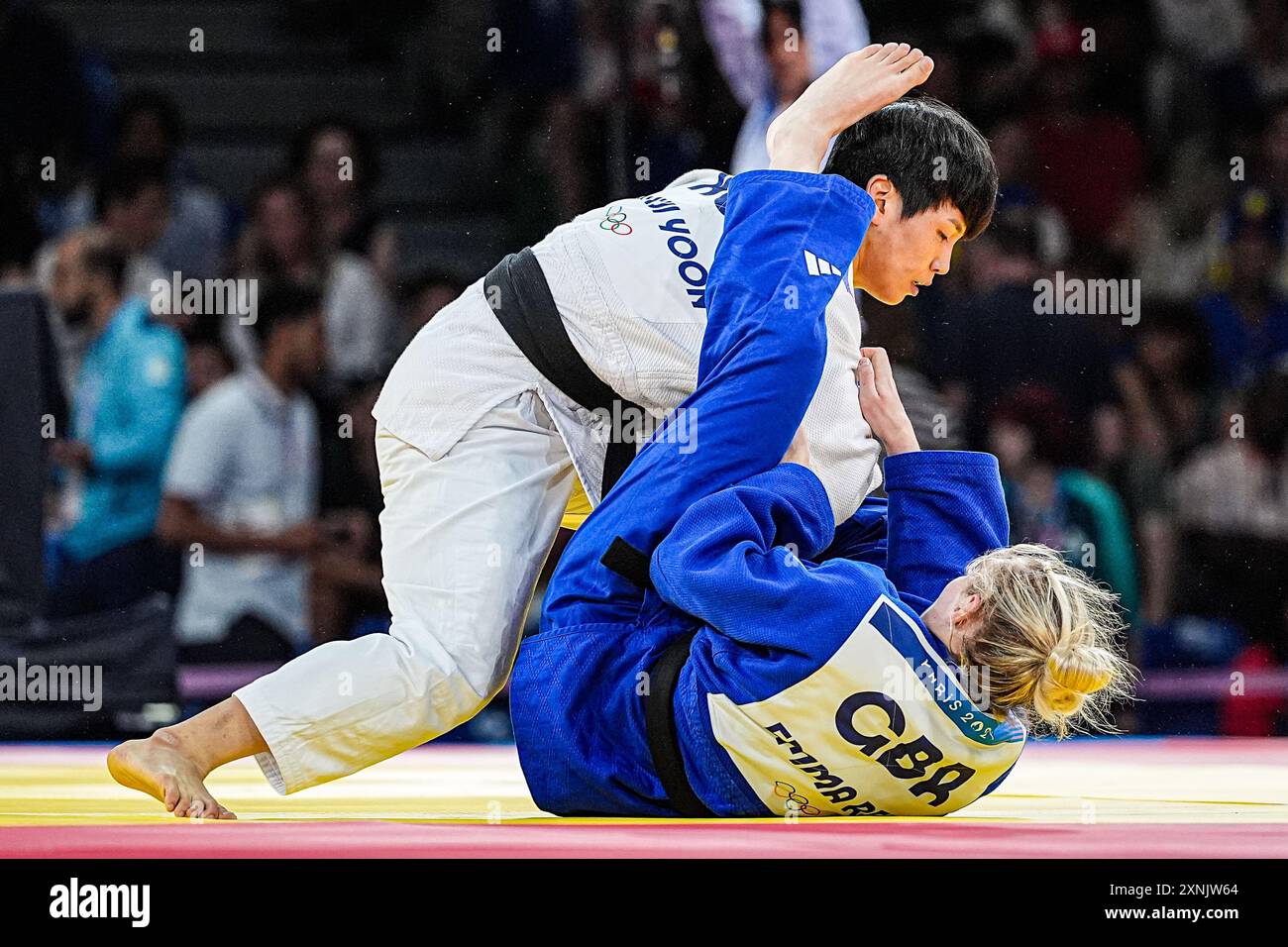 PARIS, FRANCE - AUGUST 1: Hyunji Yoon of South Korea, Emma Reid of ...