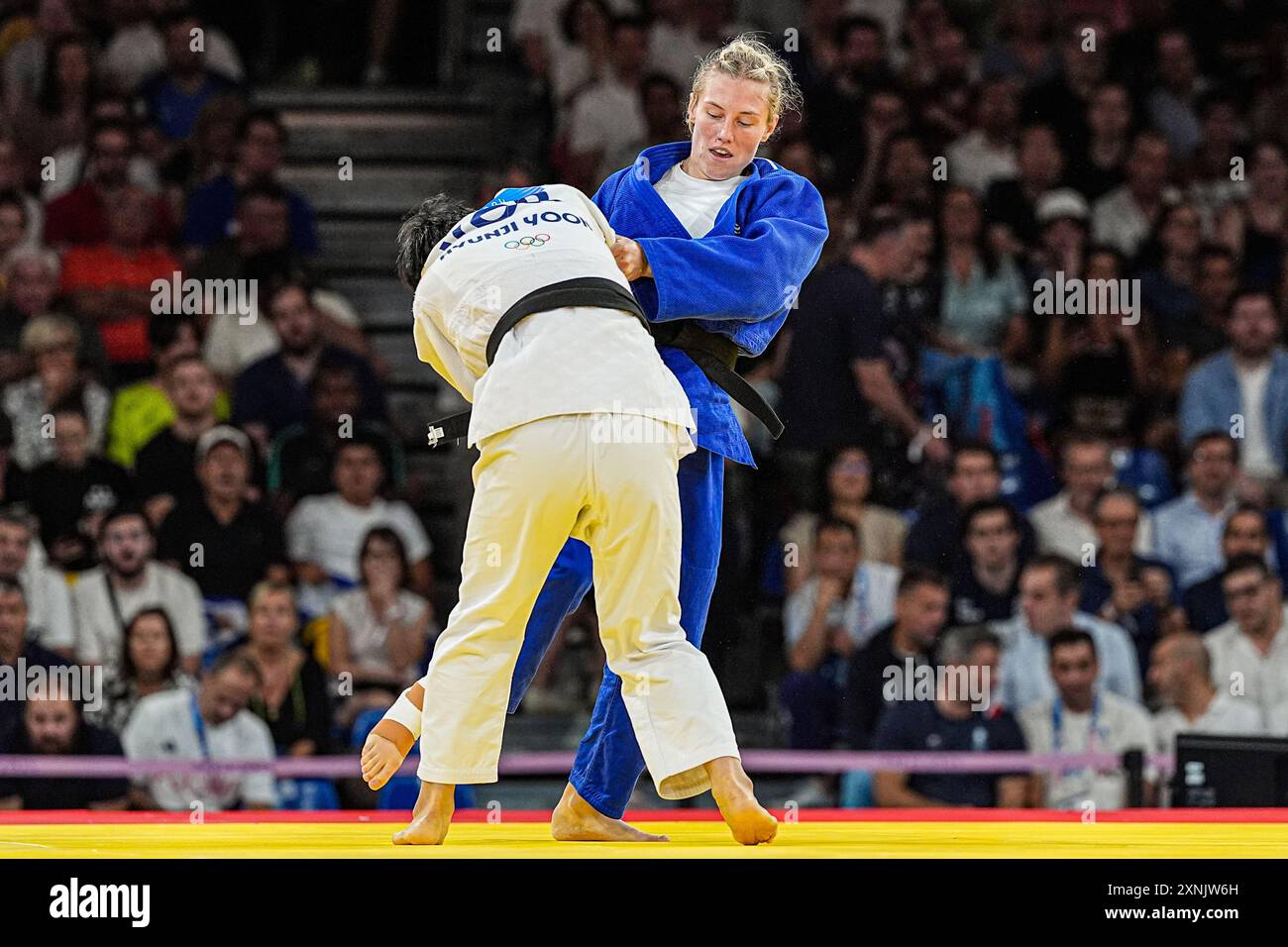 PARIS, FRANCE - AUGUST 1: Hyunji Yoon of South Korea, Emma Reid of ...
