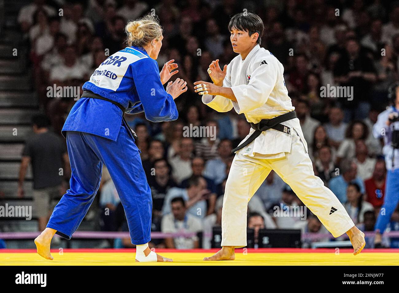 PARIS, FRANCE - AUGUST 1: Hyunji Yoon of South Korea, Emma Reid of ...