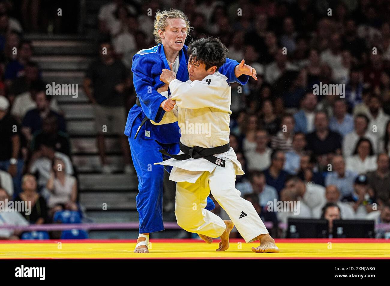 PARIS, FRANCE - AUGUST 1: Hyunji Yoon of South Korea, Emma Reid of ...