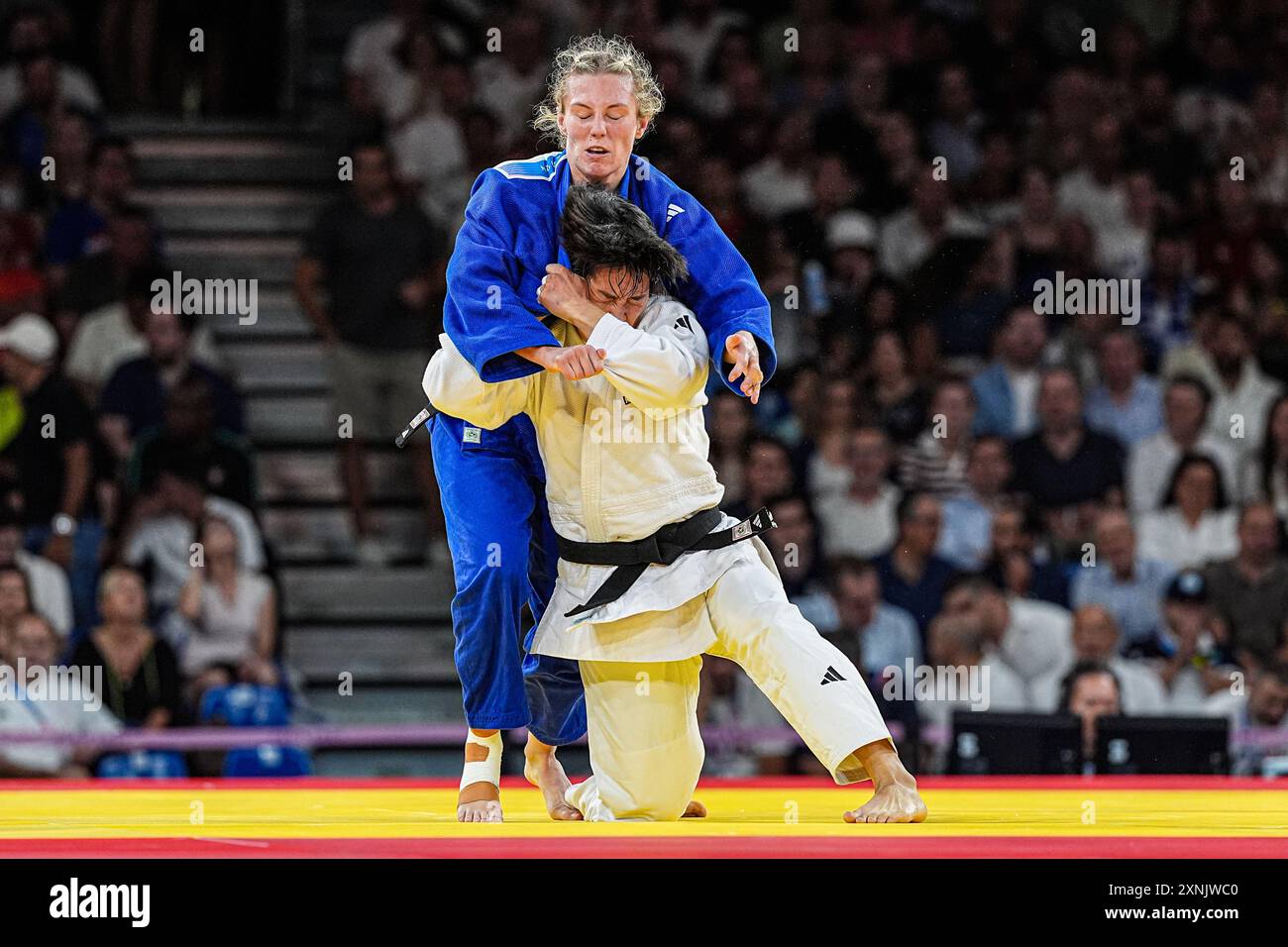 PARIS, FRANCE - AUGUST 1: Hyunji Yoon of South Korea, Emma Reid of ...
