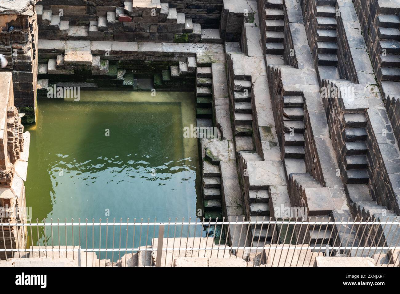 13-storey deep chand baori stepwell built in 8th century in Abhaneri ...