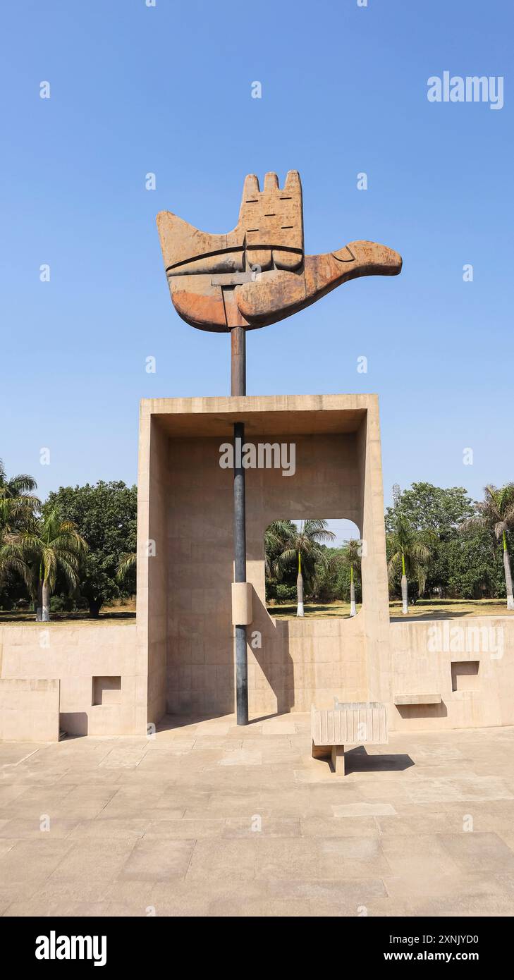 Beautiful view of the Open Hand Monument, built in 1964 and about 26m ...