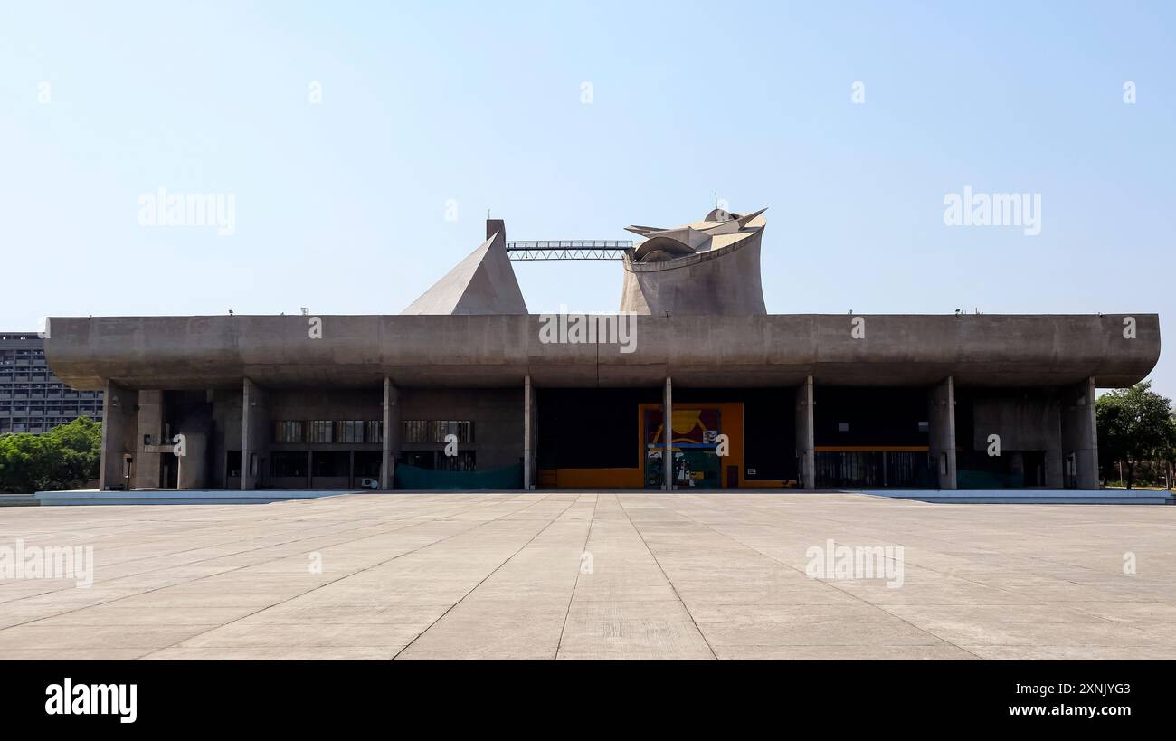 Combined palace of assembly hi-res stock photography and images - Alamy