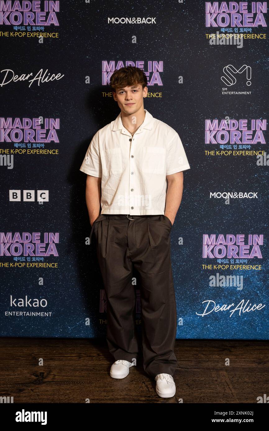 Made in korea the k pop experience hi-res stock photography and images ...