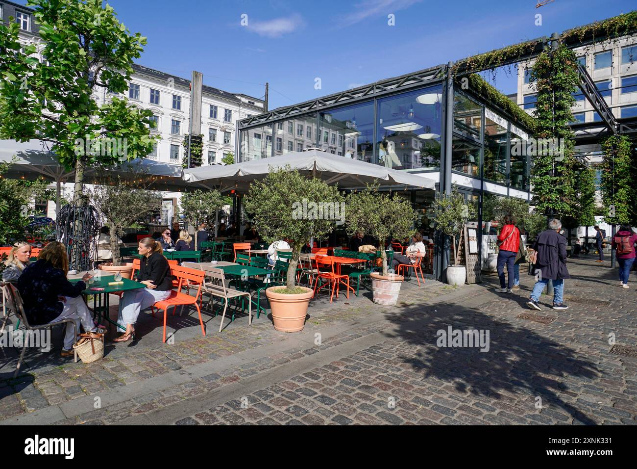 Markthalle Torvehallerne mit Streetfood und Spezialitäten, Strassencafe ...