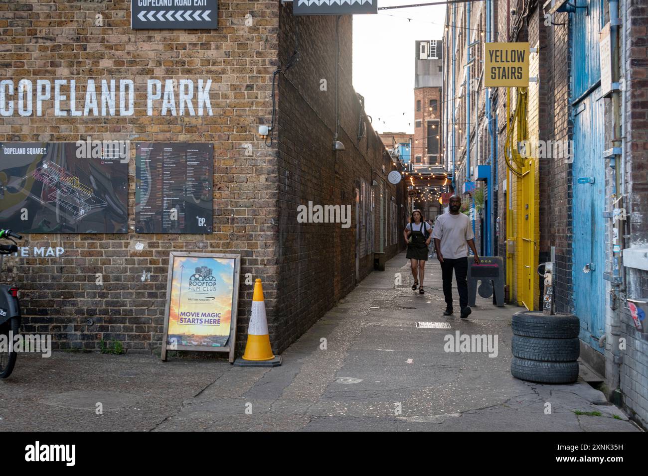 Bussey Alley from Copeland Park in Peckham Rye, London SE15 Stock Photo ...