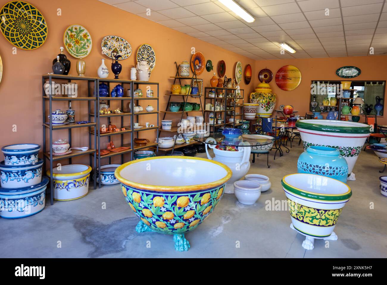 Positano pottery ceramics ceramic hi-res stock photography and images ...