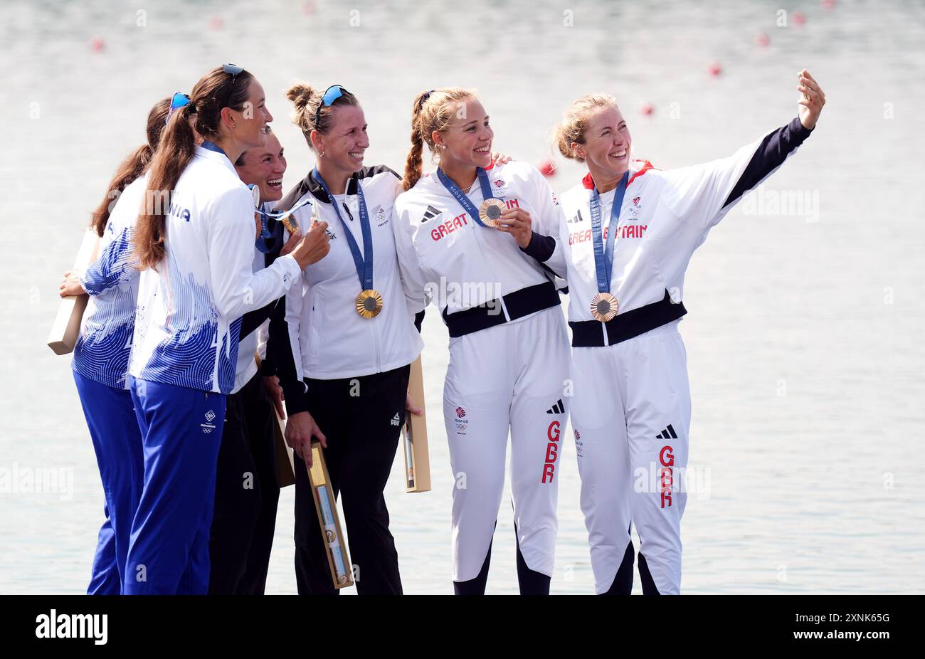 New Zealand's Brooke Francis and Lucy Spoors (gold), Great Britain's ...