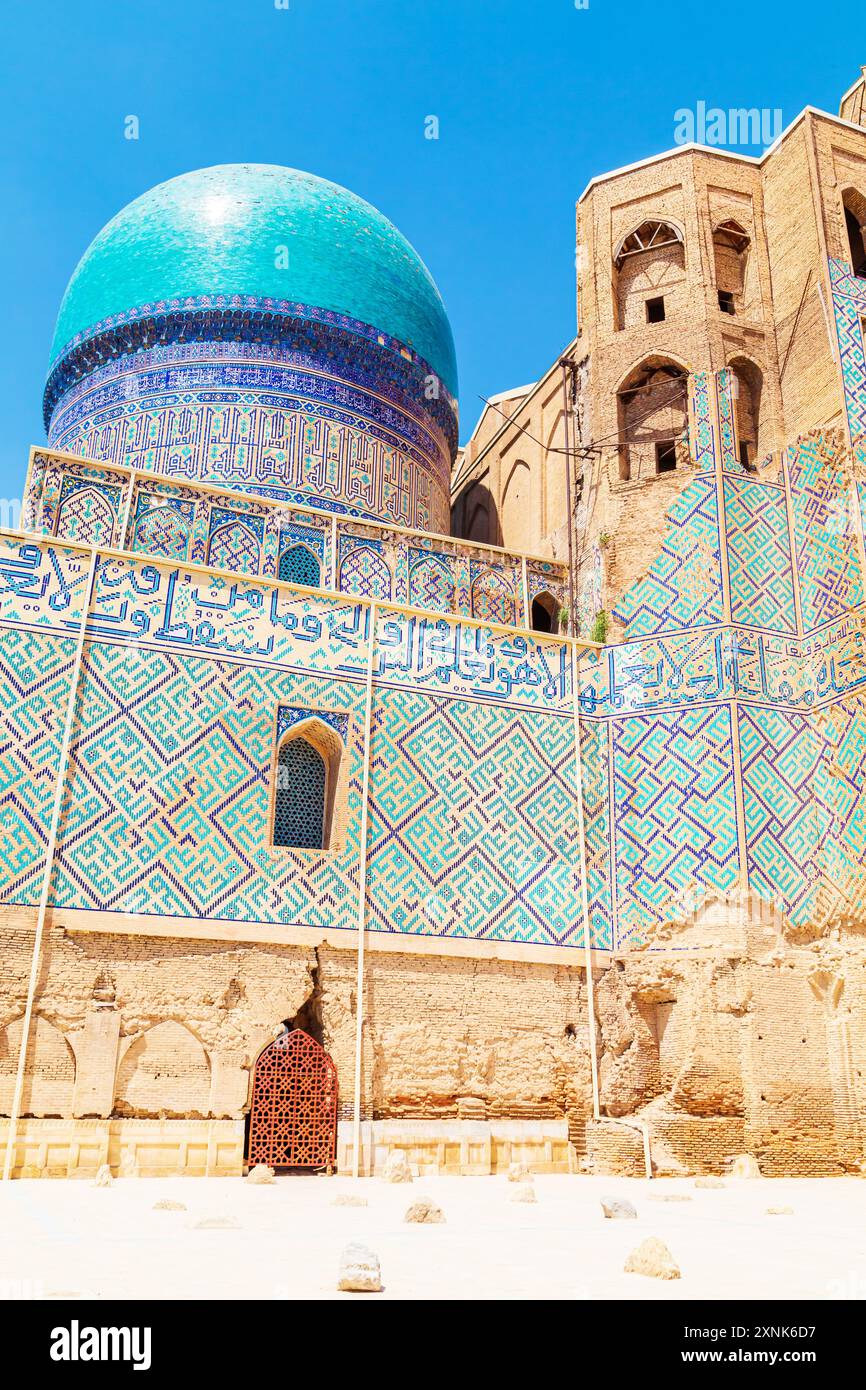 Great Mosque of Bibi-Khanum (Bibi-Khanym), courtyard. Samarkand ...