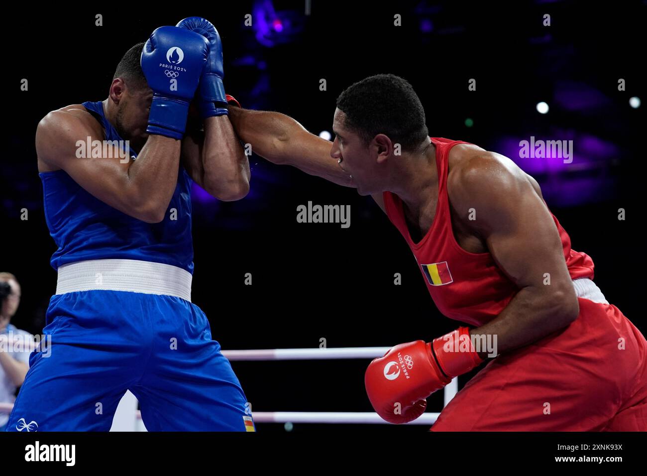 Belgium's Victor Schelstraete, right, fights Spain's Enmanuel Reyes in ...