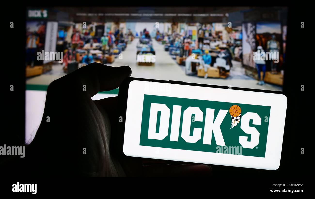 Dicks sporting goods dks hi-res stock photography and images - Alamy