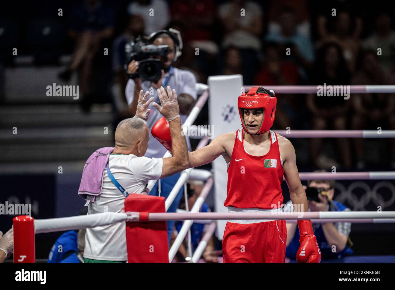 Paris, France. 01st Aug, 2024. Algeria's Imane Khelif (in red) during ...