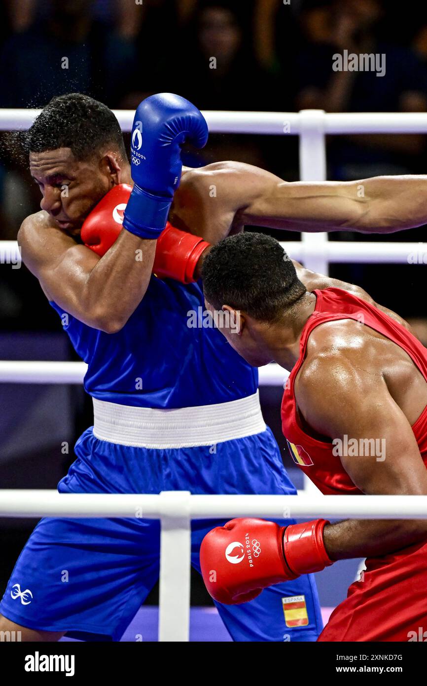 Paris, France. 01st Aug, 2024. Belgian boxer Victor Schelstraete (red ...