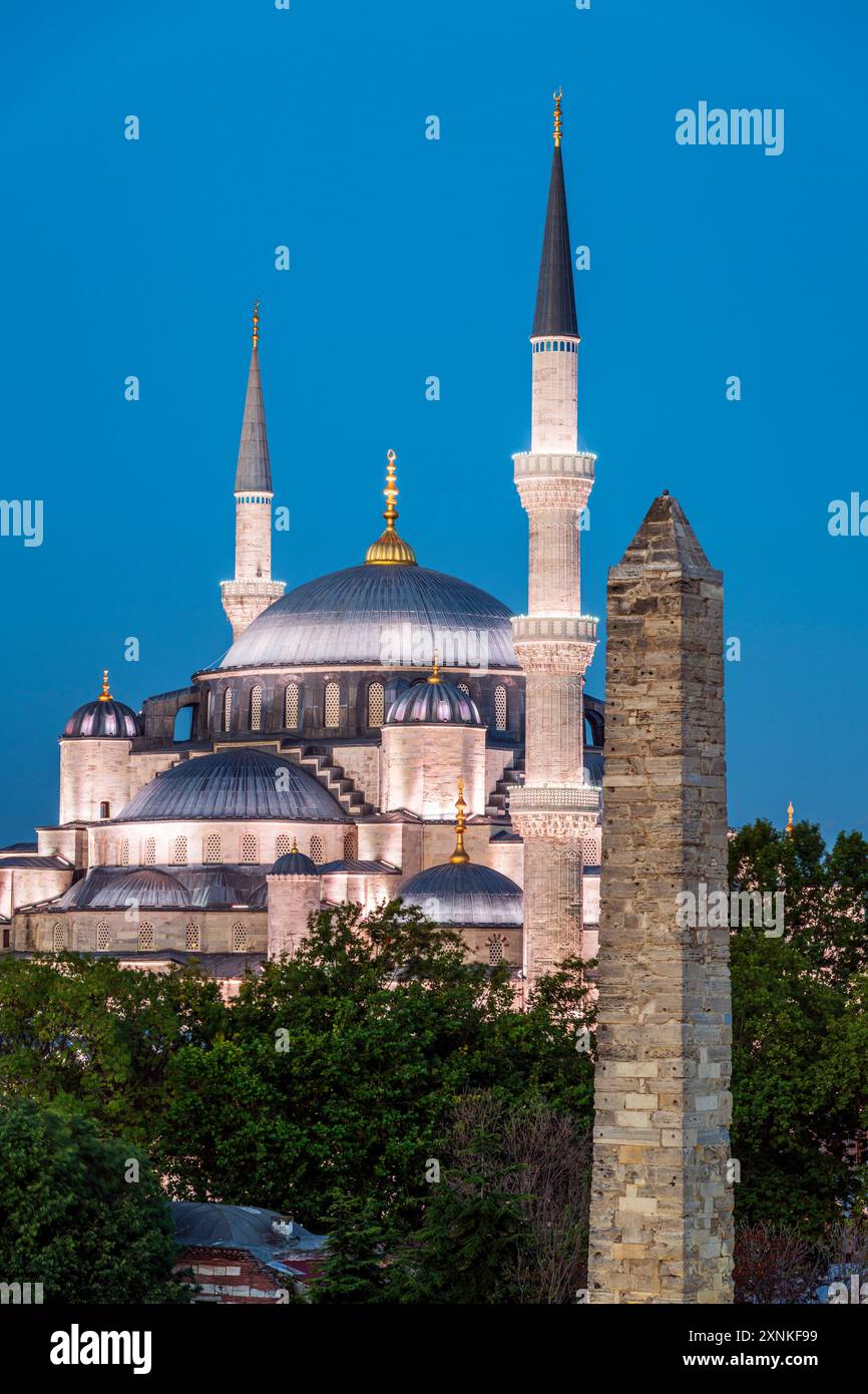 Blue mosque istanbul night hi-res stock photography and images - Alamy