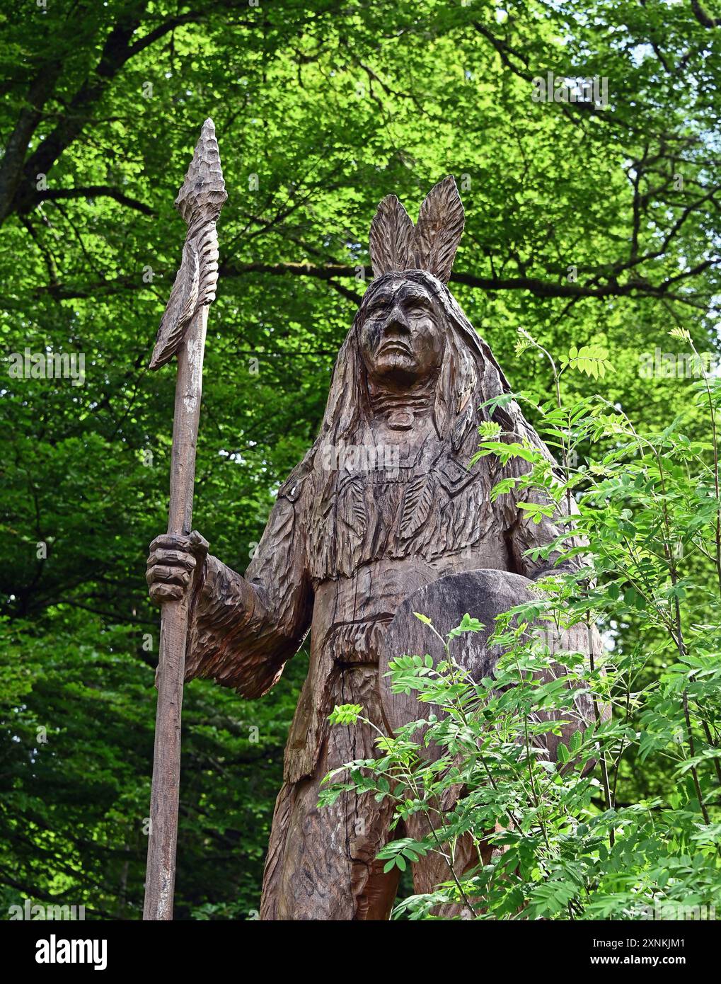 Native american sculpture hi-res stock photography and images - Alamy