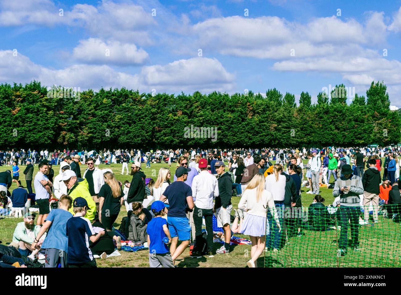 Queueing and camping to queue for Wimbledon. London, United Kingdom ...