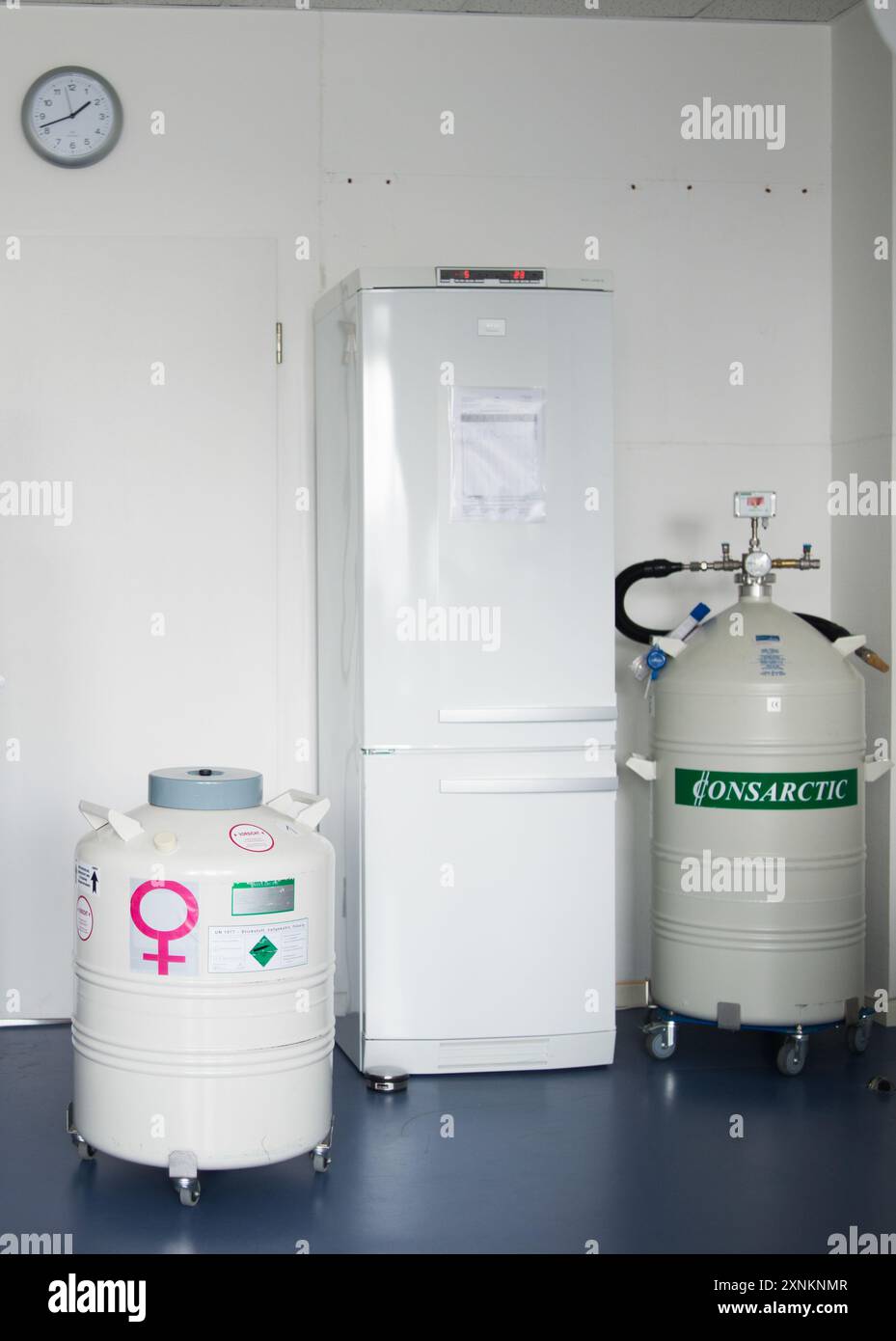 Cryogenic preservation tanks hi-res stock photography and images - Alamy
