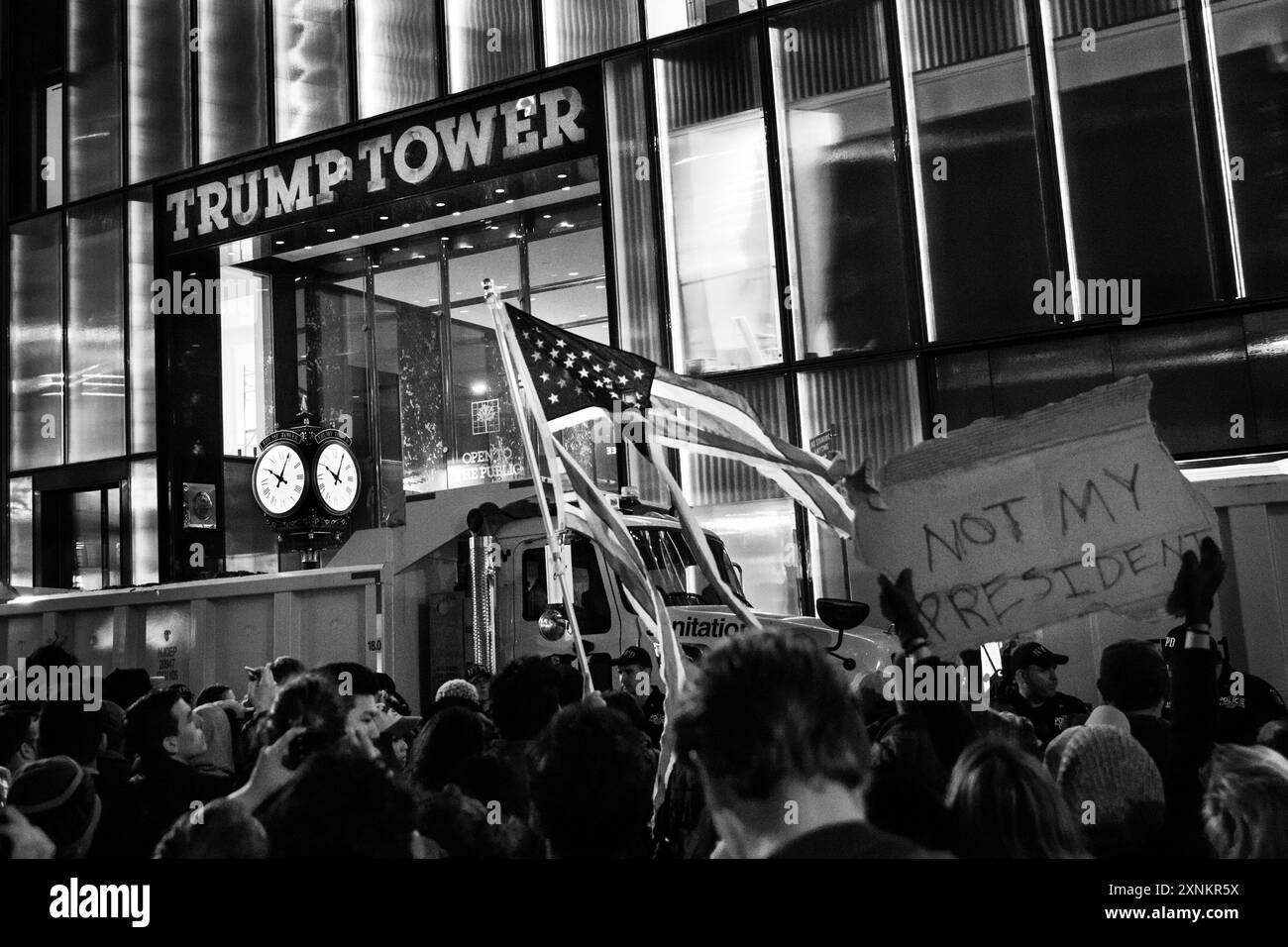 Protests outside Trump Tower in New York Stock Photo - Alamy